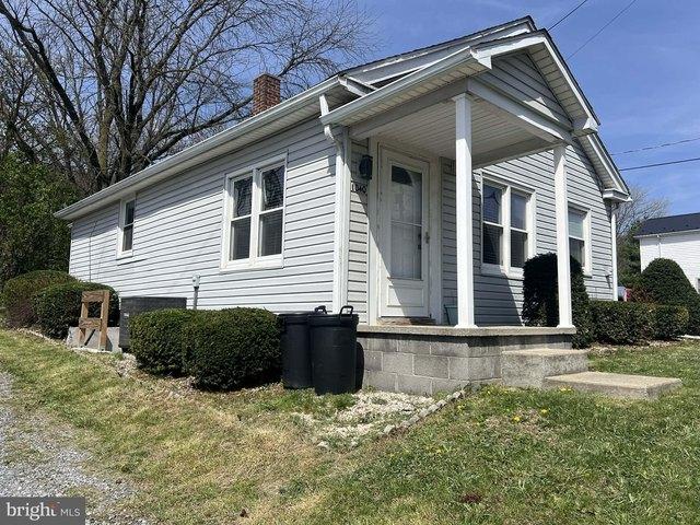 1040 Spring St N, Everett, PA 15537