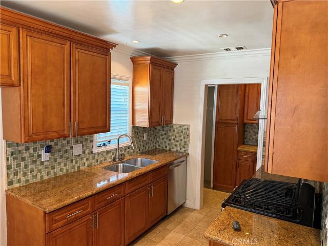 1040 W 220th St, Torrance, CA 90502 | MLS #IV26072 | Compass