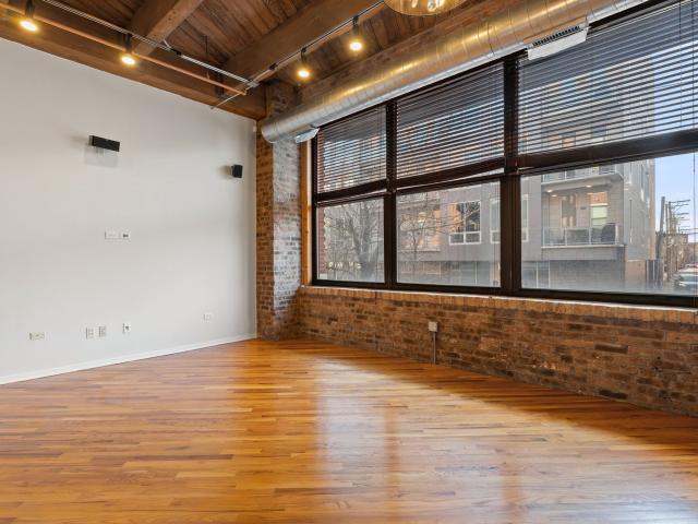 1040 W Adams Street # 122