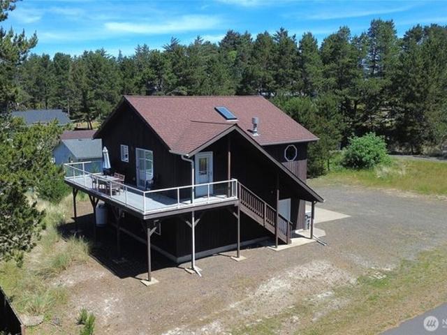 1040 W Hancock St, Westport, WA 98595
