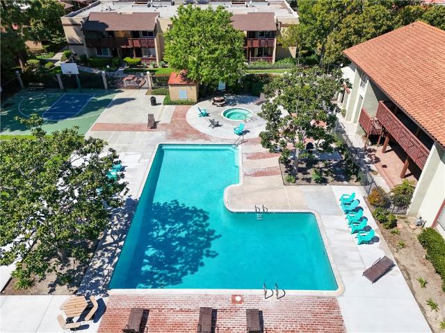 1040 W Macarthur Boulevard 41