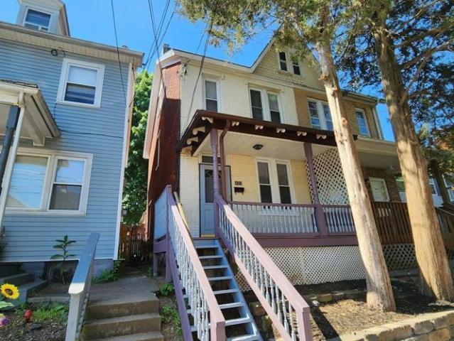 1040 W Wilkes Barre St, Easton, PA 18042