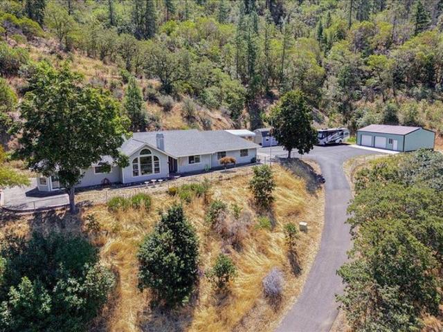 1040 Wards Creek Rd, Rogue River, OR 97537