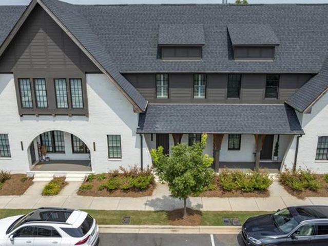 1040 Windsor Dr, Hoover, AL 35242