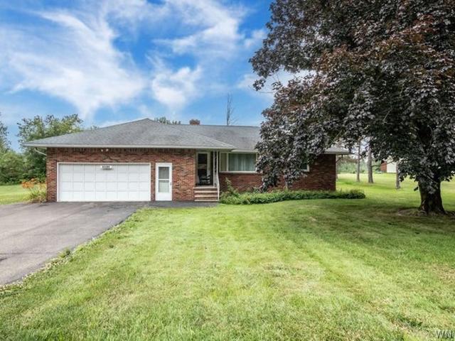 10413 Erie Rd, Irving, NY 14081