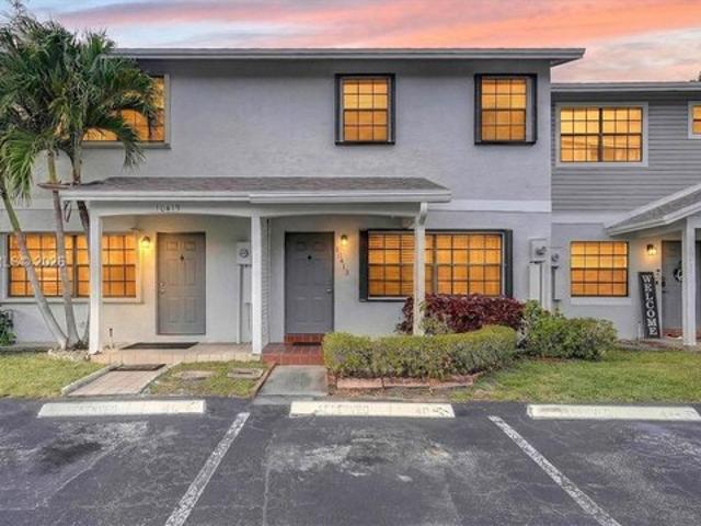 10413 NW 6th St, Pembroke Pines, FL 33026