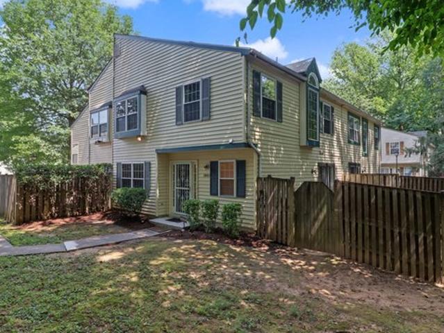 10411 Campus Way S, Upper Marlboro, MD 20774
