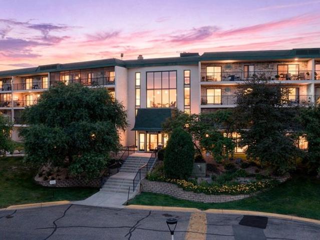 10411 Cedar Lake Rd Apt 419, Minnetonka, MN 55305