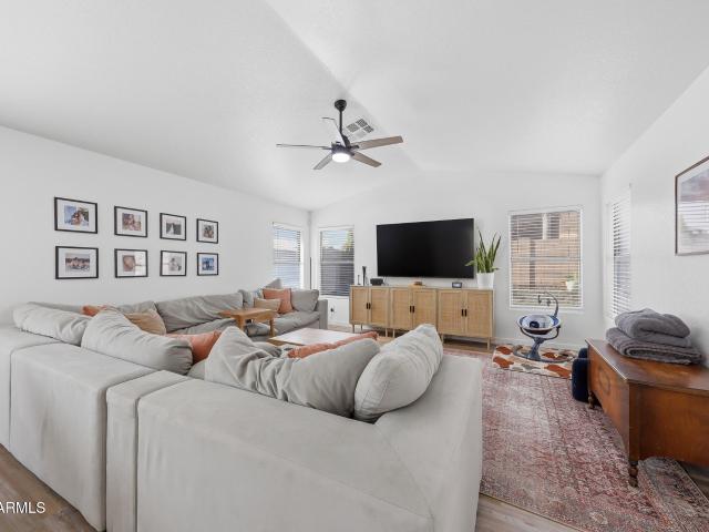 10414 W DALEY Lane