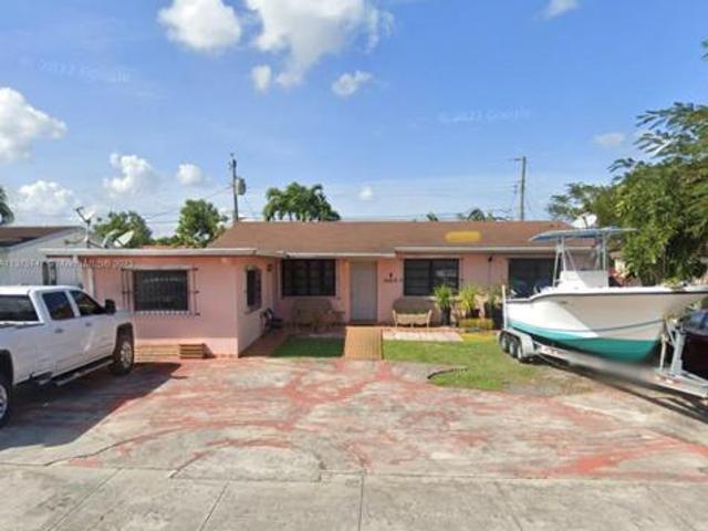 10415 6th St SW, Sweetwater, FL 33174