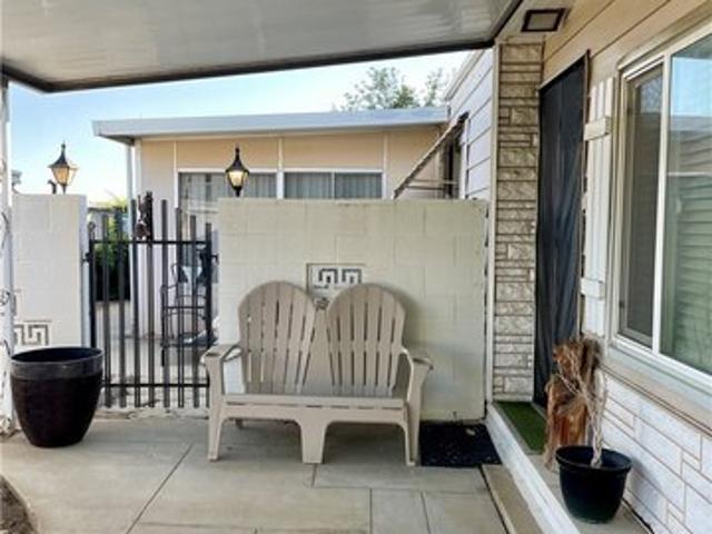10415 Frontier Trl, Cherry Valley, CA 92223