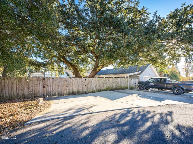 10415 Pin Oak Drive