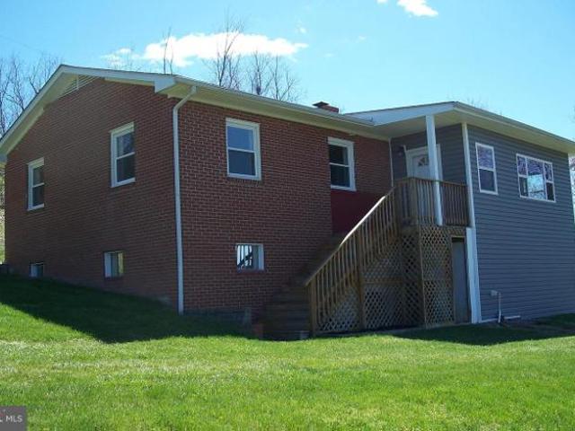 10418 Ada Rd, Marshall, VA 20115