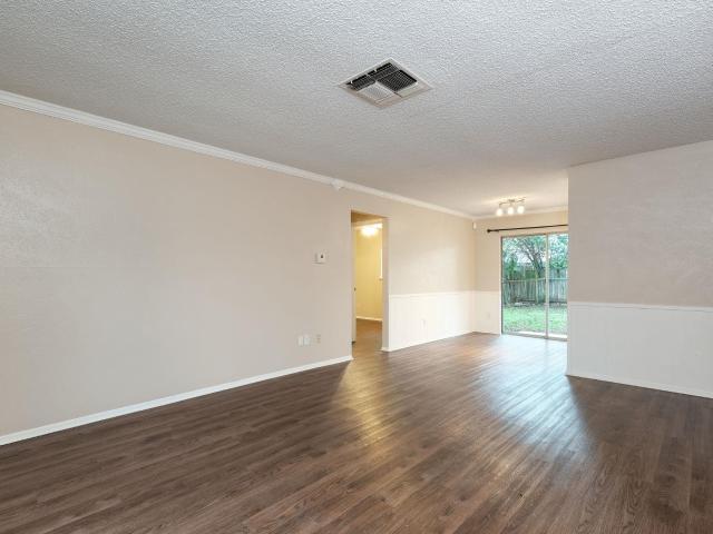 10419 Firethorn Ln