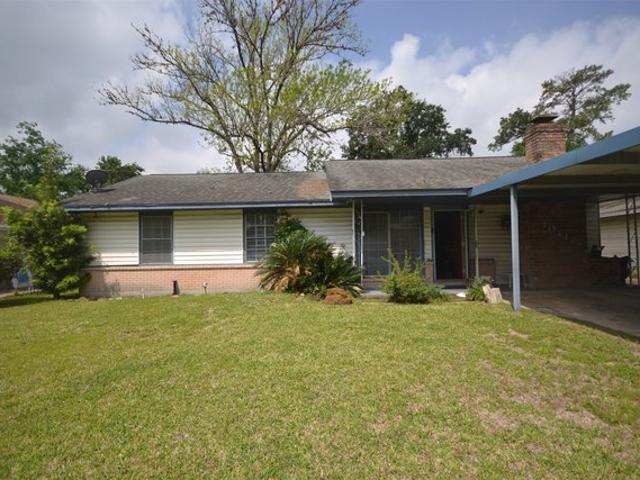 10419 Hollyglen Dr, Houston, TX 77016