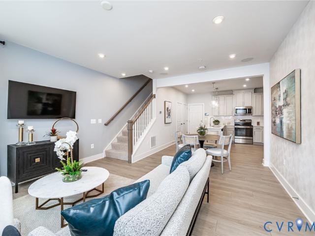 1041 N Lombardy Street A