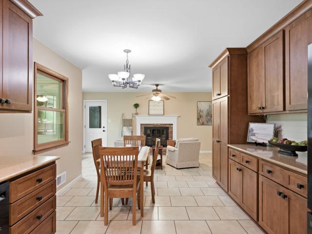 1041 Navajo Trail South