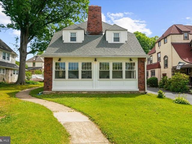 1041 Blythe Ave, Drexel Hill, PA 19026