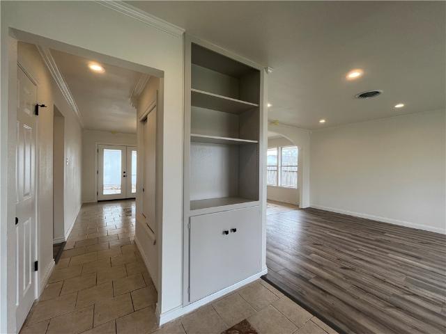 1041 Brawner Pkwy, Corpus Christi, TX 78411 | MLS #472175 | Compass