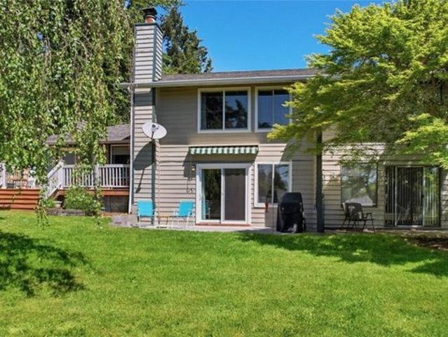 1041 Ihland Pl NE, Bainbridge Island, WA 98110