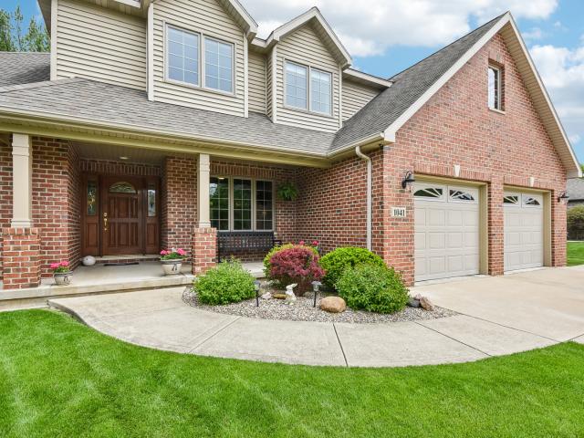 1041 Lakeview Drive
