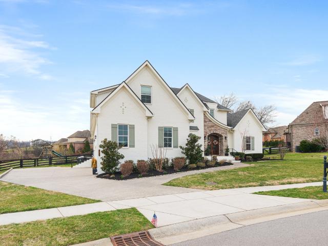 1041 Lawson Ln