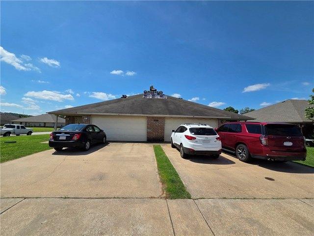 1041 Remington Dr, Springdale, AR 72764