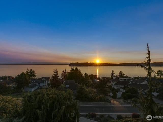 1041 th Pl W, Mukilteo, WA 98275