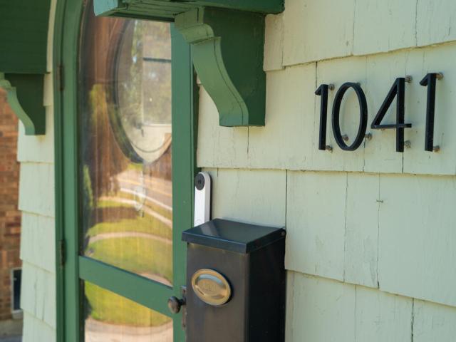 1041 W Grand River Avenue