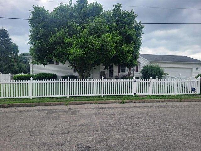 1041 W Main St, Sharpsville, PA 16150