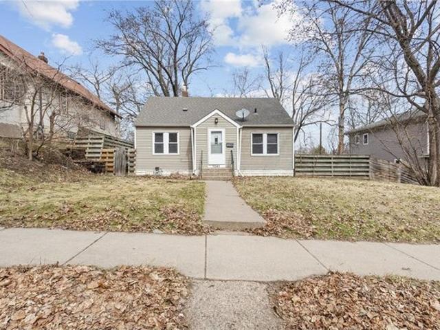 1041 6th St E, Saint Paul, MN 55106