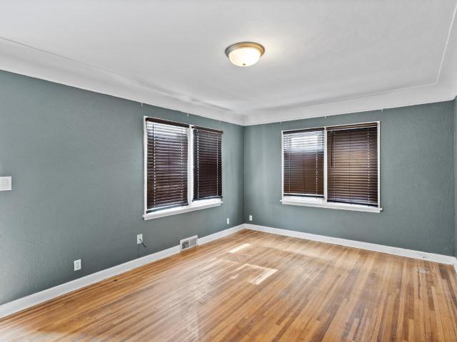 1041 6th Street E
