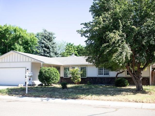 10423 W Barnsdale Dr, Boise, ID 83704