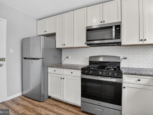 10423 Montrose Avenue # 303