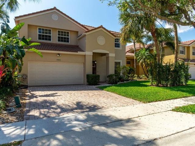 10421 Buena Ventura Dr, Boca Raton, FL 33498