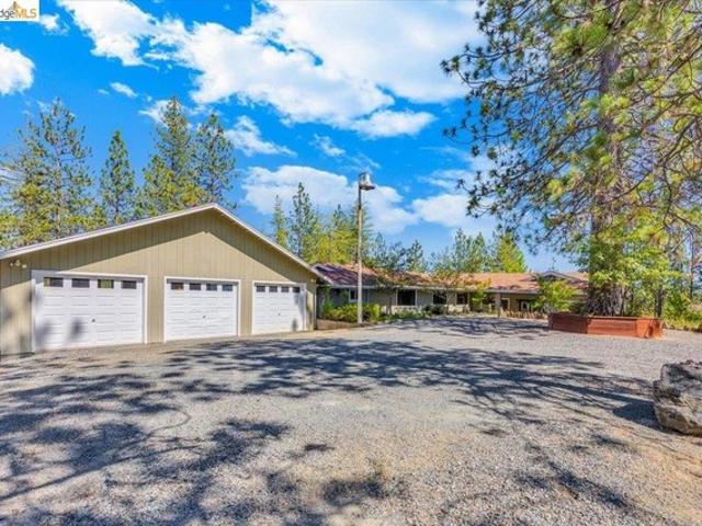 10421 Dexter Ln, Coulterville, CA 95311