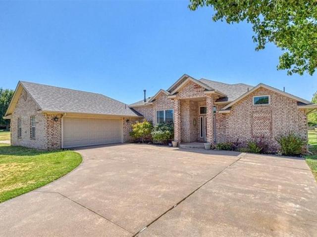 10421 Katy Line Dr, Yukon, OK 73099