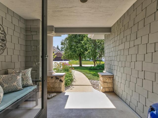 10421 Shelter Grove