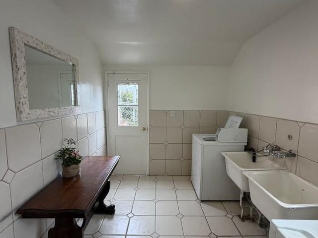 10422 10428 Eastborne Ave. Studio Apartment for Rent at 10422 Eastborne Ave, Los Angeles, CA 90024 Westwood
