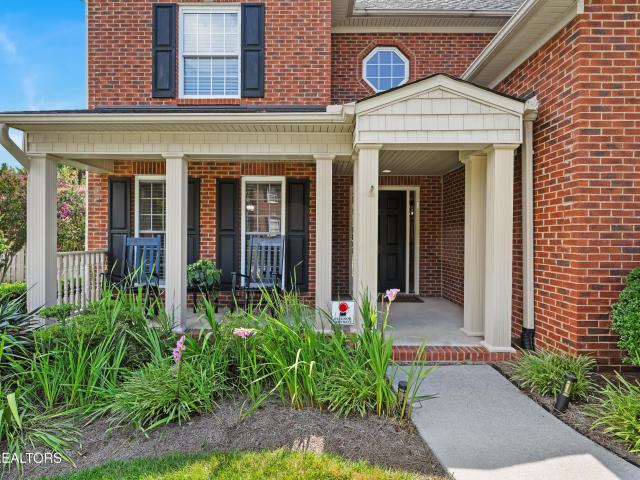 10422 Meadow Ridges Lane