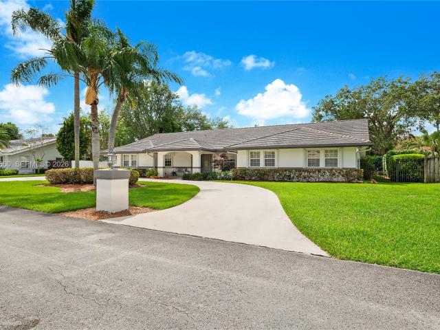 10422 SW 121st St, Miami, FL 33176 | MLS #A11986