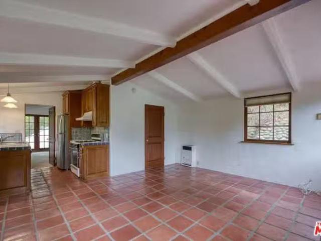 10427 Quito Ln, Los Angeles, CA 90077