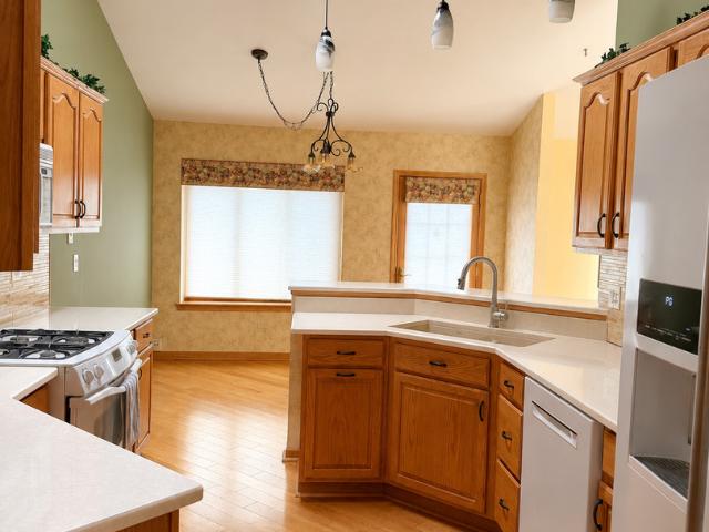 10427 Songbird Circle