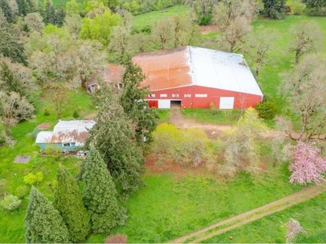 10425 Edmunson Dr SE, Salem, OR 97317