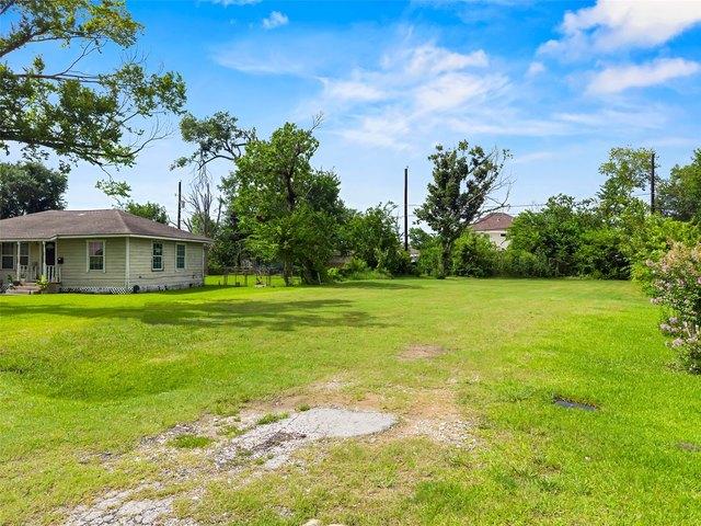 10425 N Oswego St, Houston, TX 77029