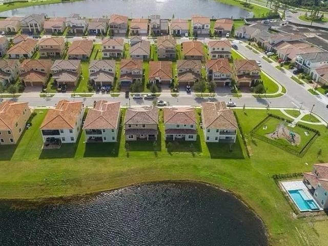 10425 Siddington Dr, Orlando, FL 32832 | MLS #S5141 | Compass