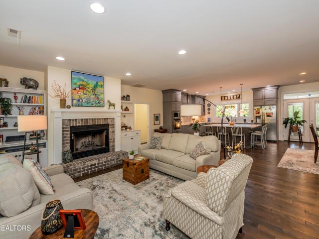 10428 Rather Rd