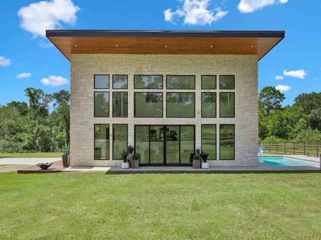 10429 Longstreet Road