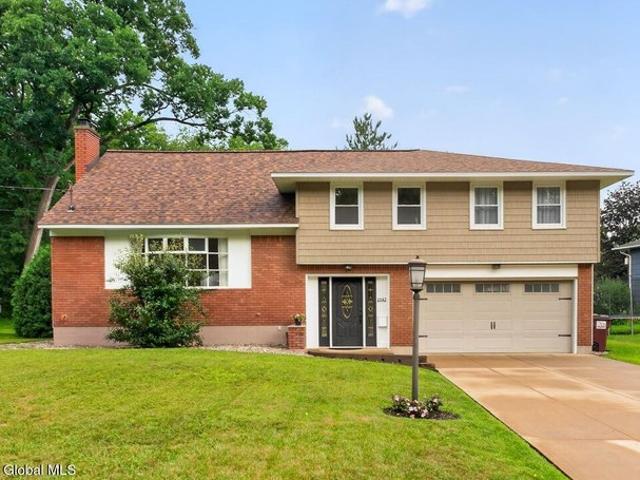 1042 Manas Dr, Schenectady, NY 12303