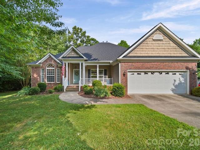 1042 Marguerite Dr, Lowell, NC 28098